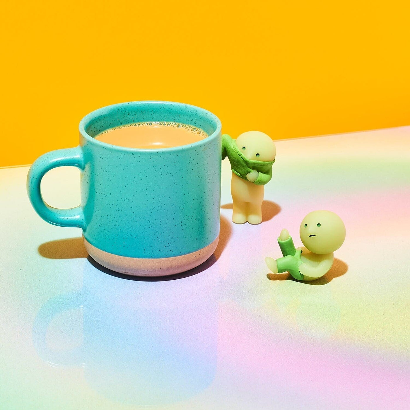 Smiski Mini Glow in the Dark Figurine - Dressing
