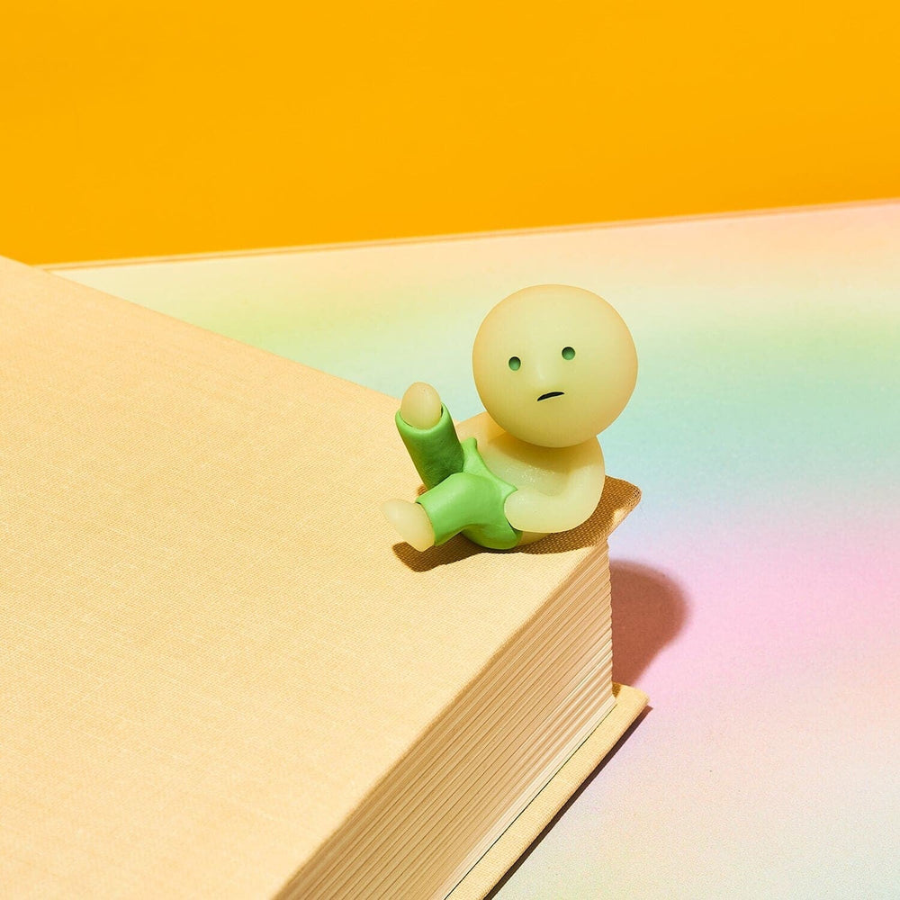 Smiski Mini Glow in the Dark Figurine - Dressing